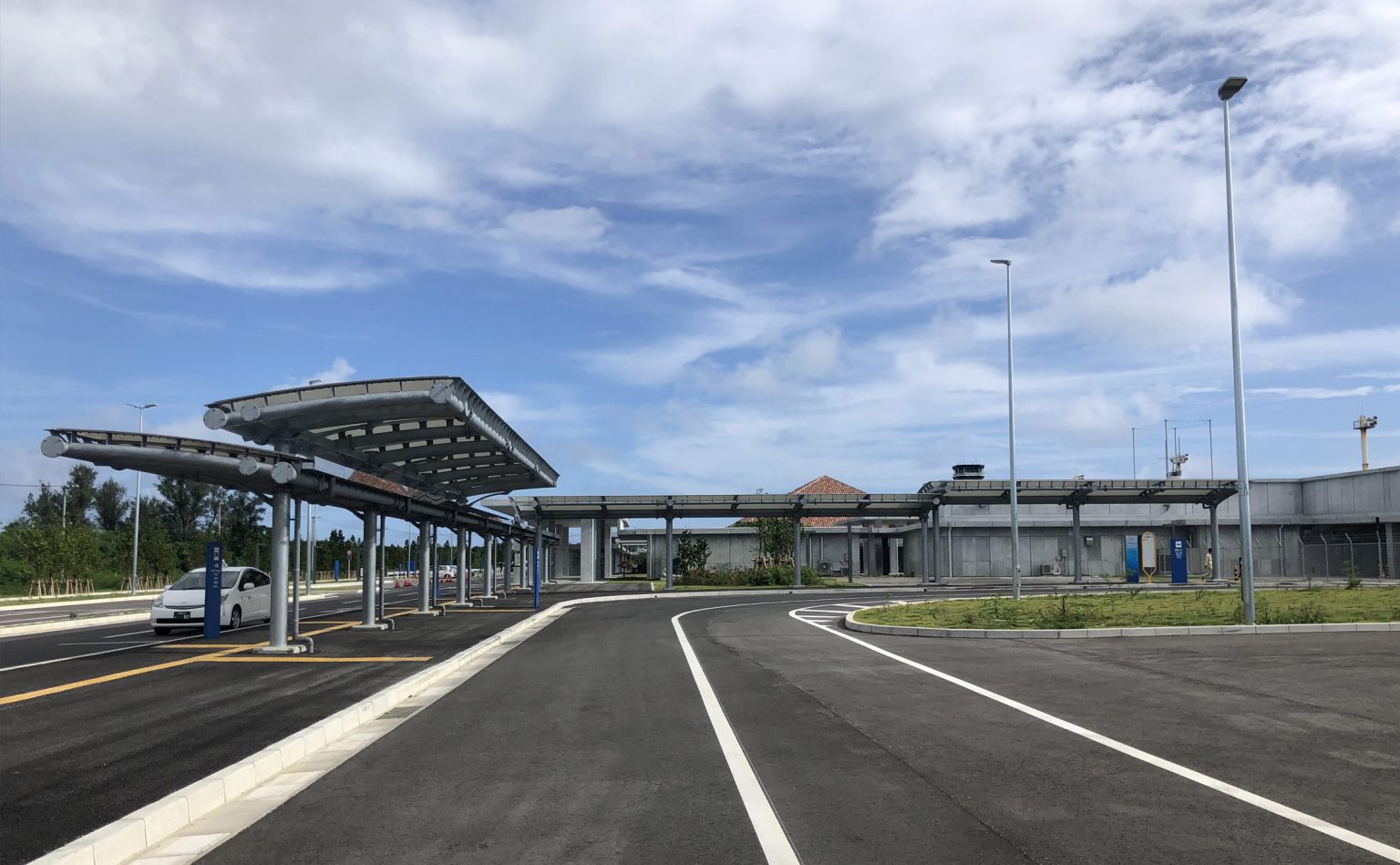 Miyako Shimojishima Airport Sidewalk | Kyoritsukogyo | Design and ...